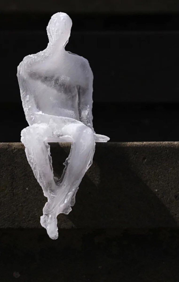 Remember when this artist placed 1,000 melting ice sculptures in Berlin ...