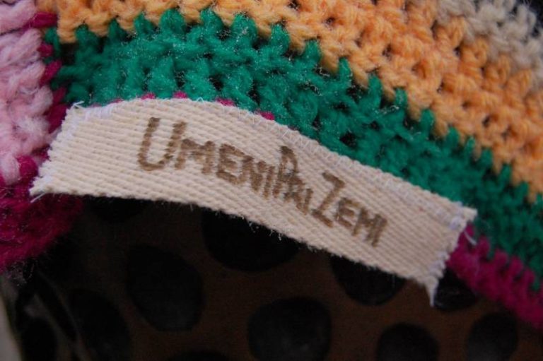 Guerrilla Crochet in In Trutnov, Czech Republic | STREET ART UTOPIA