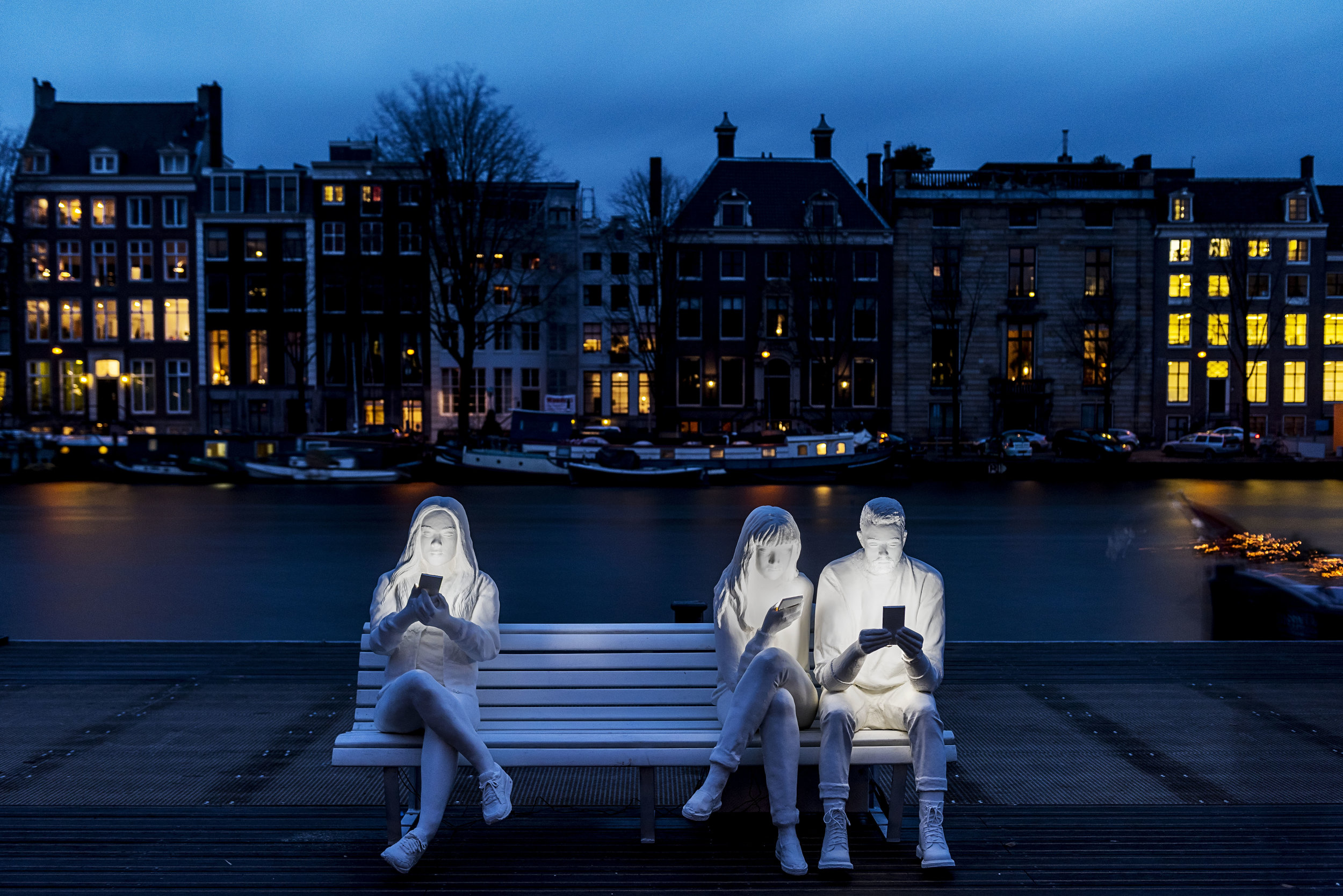 Absorbed by Light | STREET ART UTOPIA