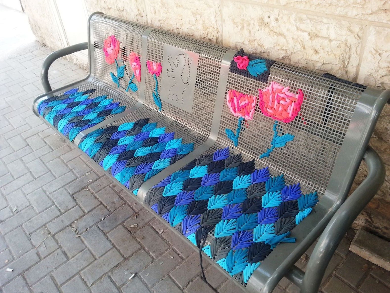 Guerrilla art in Jerusalem by Talya Tomer-Schlesinger | STREET ART UTOPIA