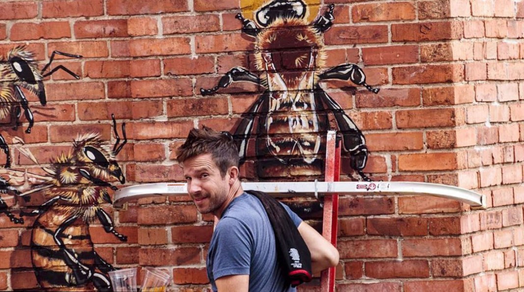 The mission to paint 50,000 honey bees (the number in a healthy hive ...