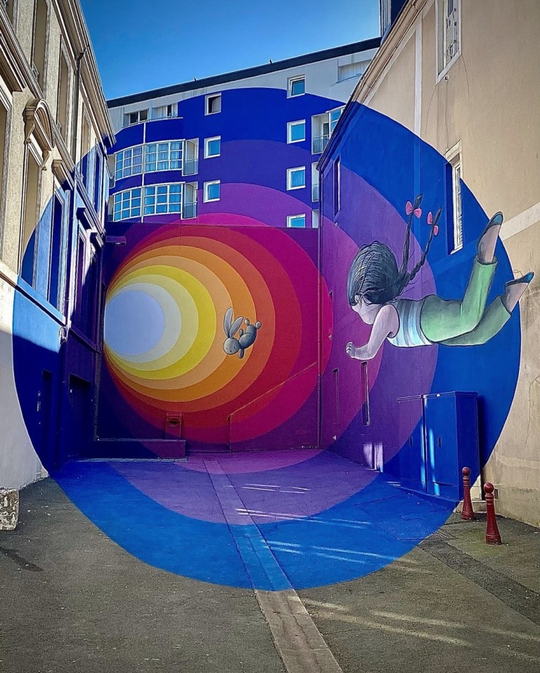 6 photos: “Rabbit Hole” in Le Mans, France | STREET ART UTOPIA