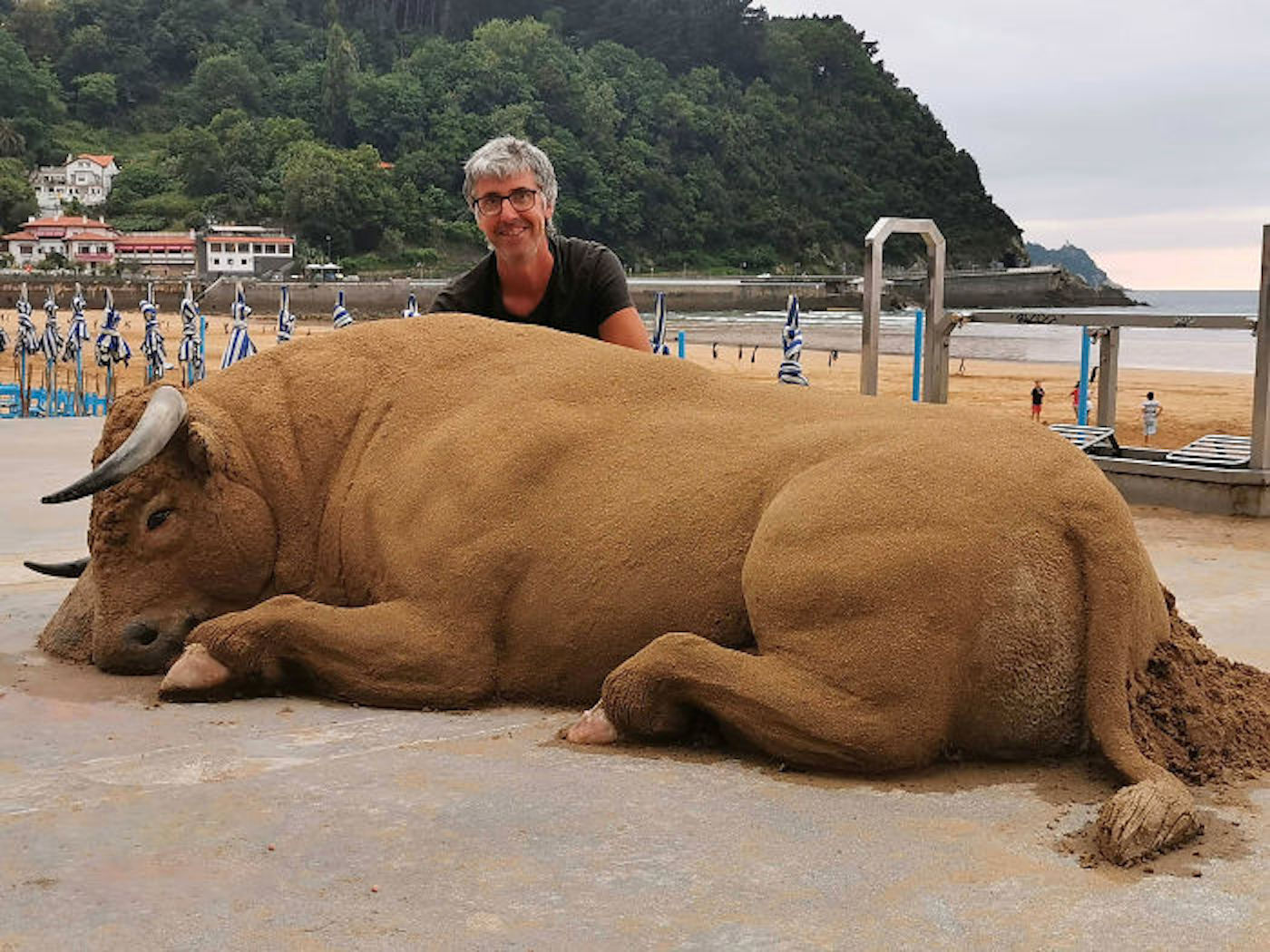 Incredibly realistic sand sculptures, made by Spanish artist Andoni ...
