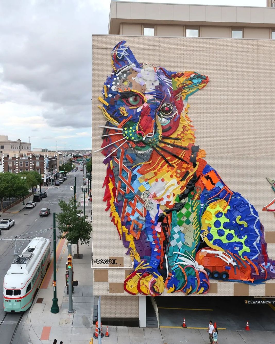 Plastic Mountain Lion by Bordalo II in El Paso, Texas, USA | STREET ART ...
