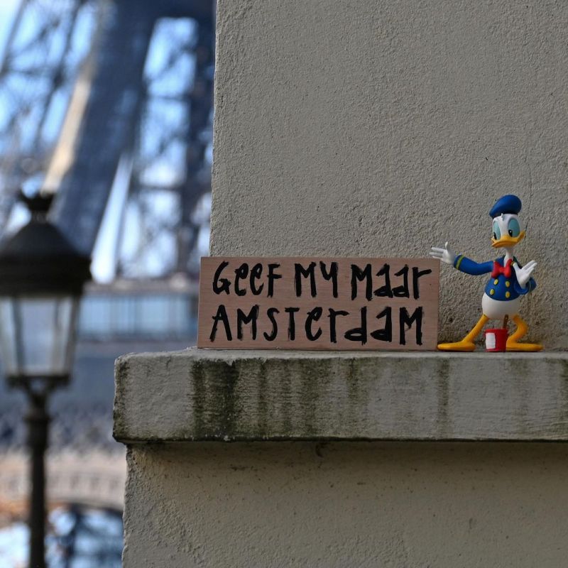 Geef mij maar Amsterdam – Street Art by Frankey at the Eiffel Tower in ...