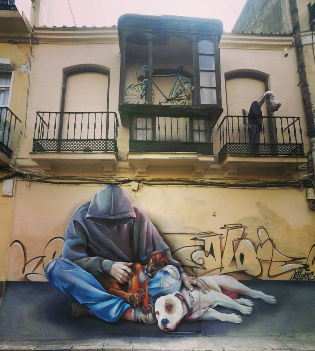 Mural by Lalone in Málaga, Spain | STREET ART UTOPIA