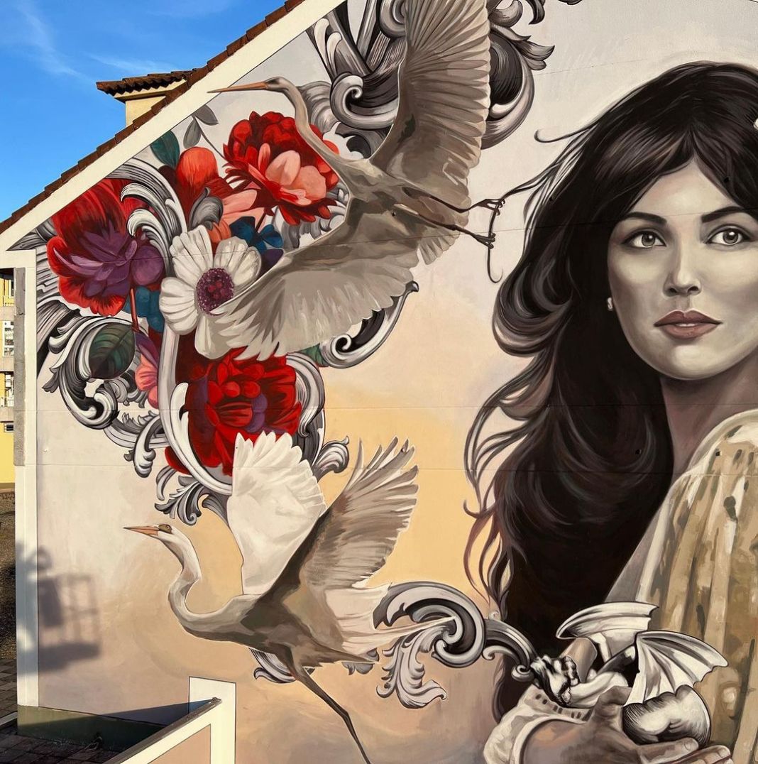 A Dona do Esteiro: Lula Goce’s Stunning New Mural Celebrates Nature and ...