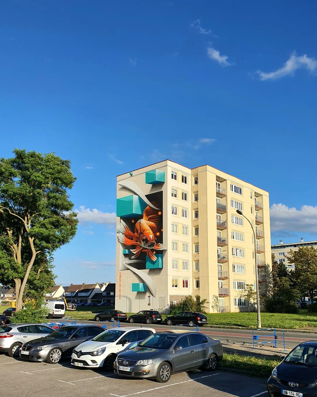 5 Photos of Gold Fish mural by Sebastien Sweo and Nikita in Calais ...