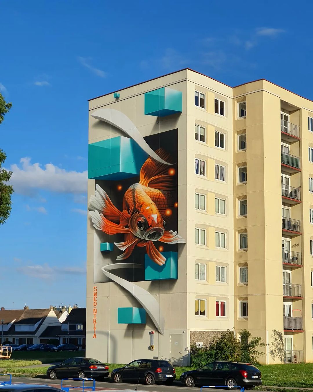5 Photos of Gold Fish mural by Sebastien Sweo and Nikita in Calais ...