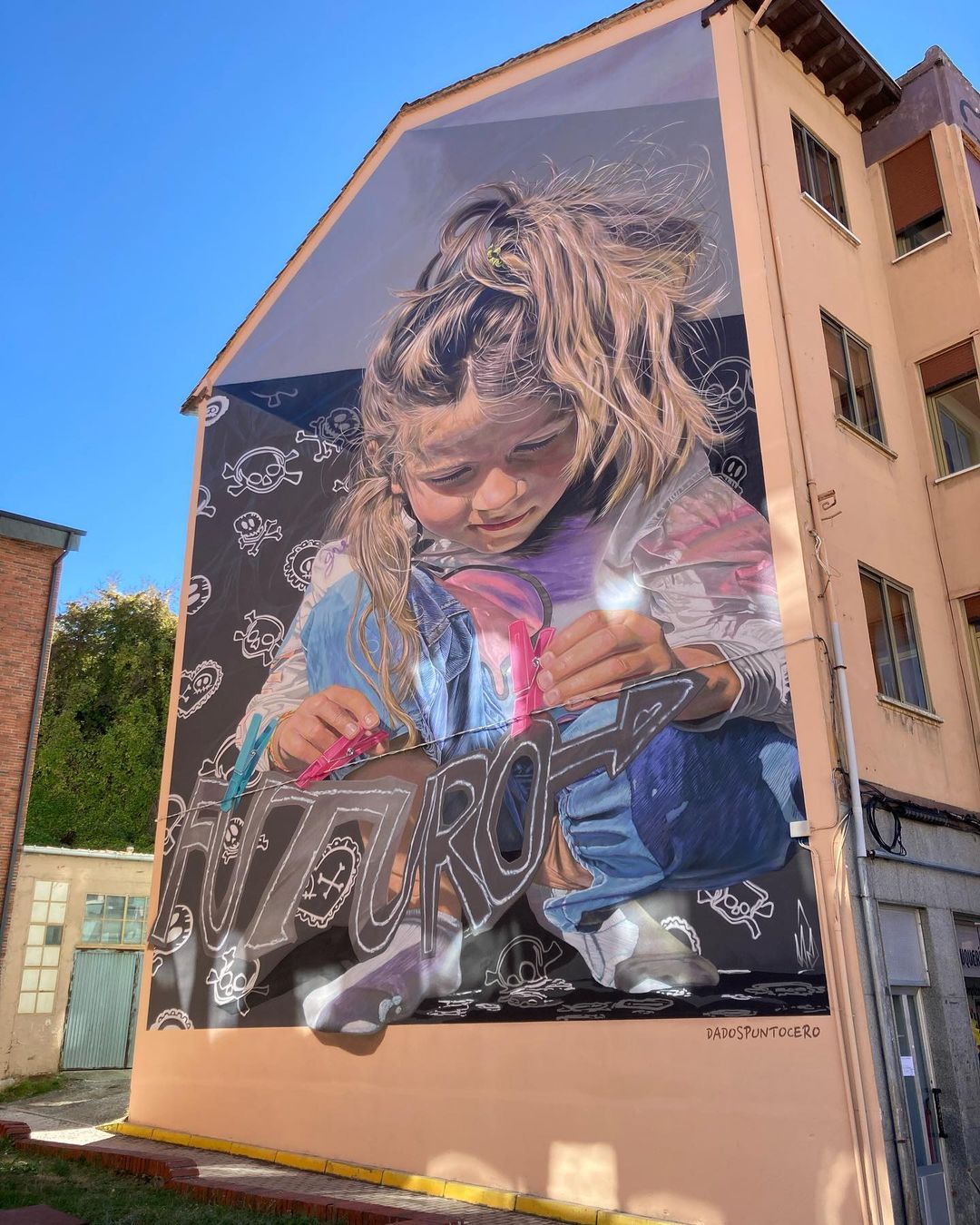 5 Photos of Mural by Da2 in Guardo, Spain | STREET ART UTOPIA