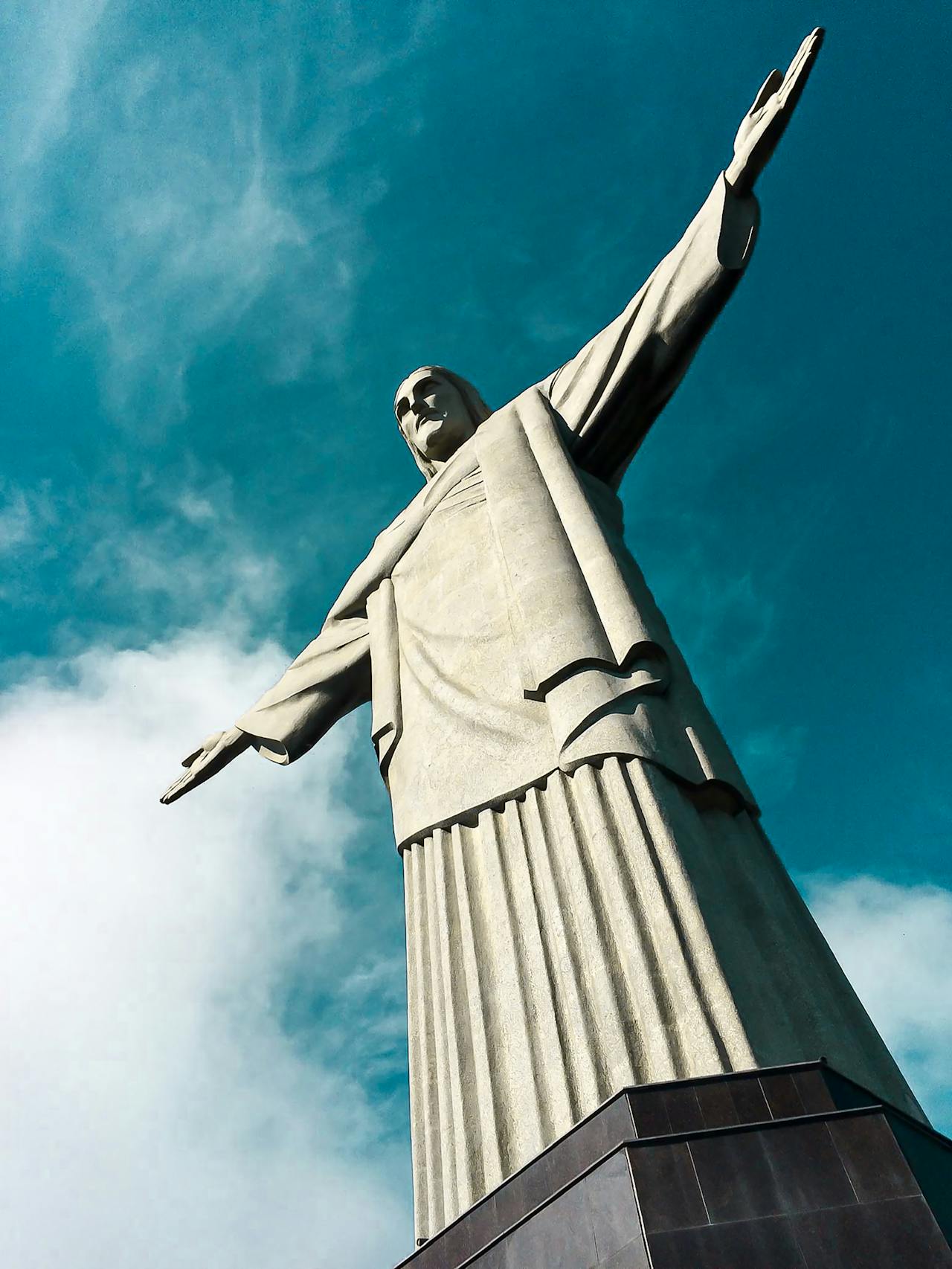 Christ the Redeemer: An Icon of Faith and Artistry | STREET ART UTOPIA