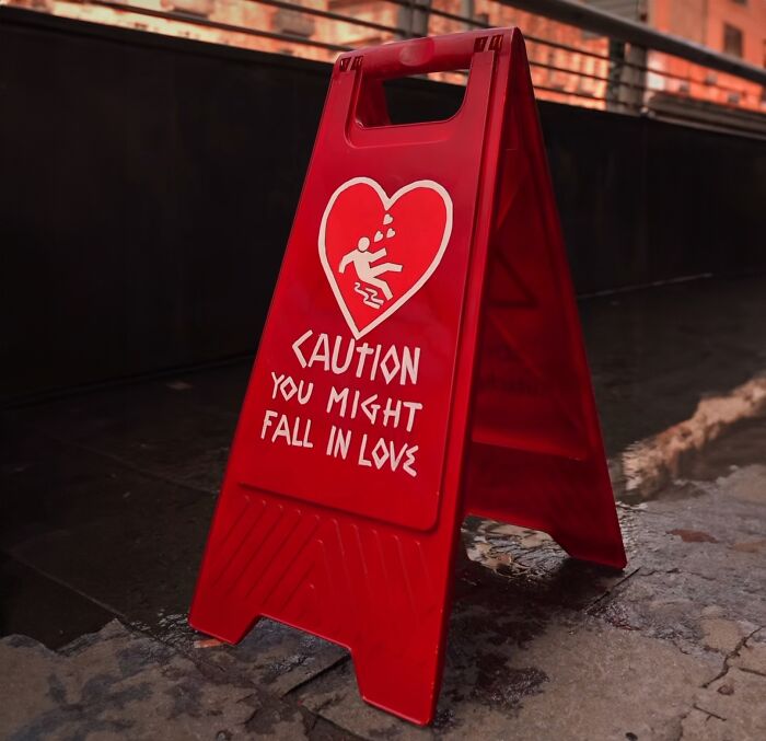 Kiss Here! (11 Photos) - STREET ART UTOPIA