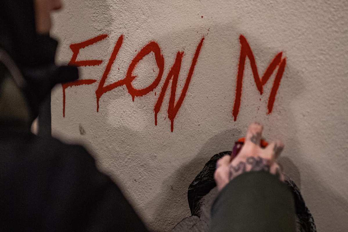 Elon Mask: Street Art Takes Aim at Musk’s Controversial Salute and Far ...