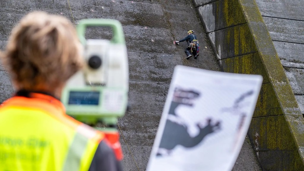Bringing Godzilla to Life: A Giant Artwork on Japan’s Iwayagawachi Dam ...