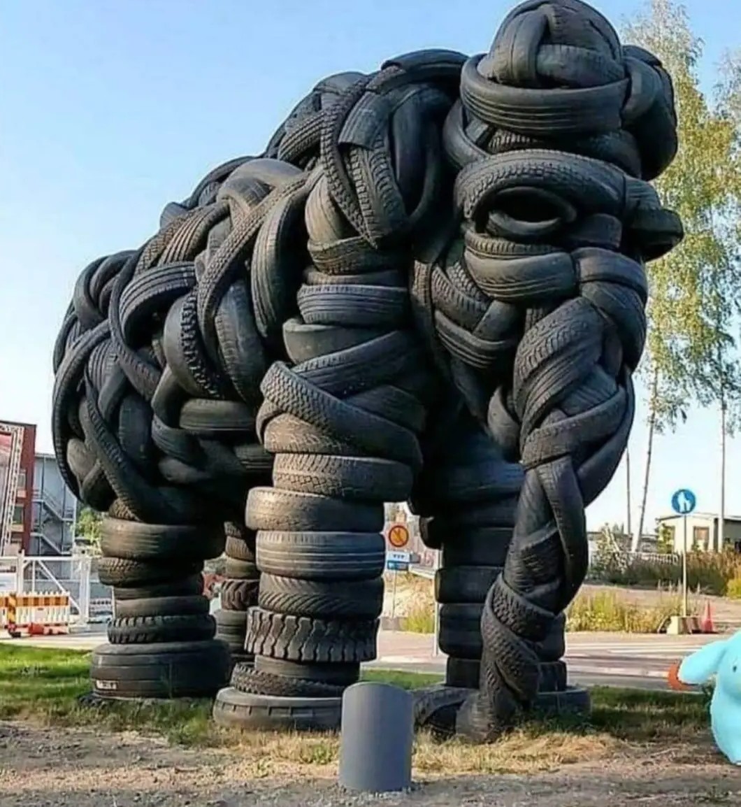 Sculptures That Used to Be Total Junk (15 Photos) - STREET ART UTOPIA