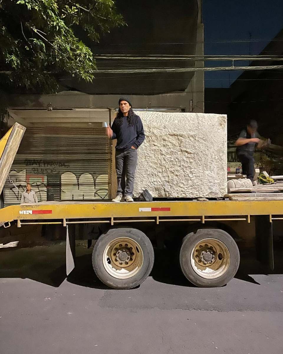 Chavis Mármol Dropped a Nine-Ton Olmec Head on a Tesla—Here’s Why ...