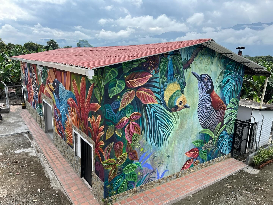 6 Animals and Flowers Bursting with Color in a New Jungle Mural in ...