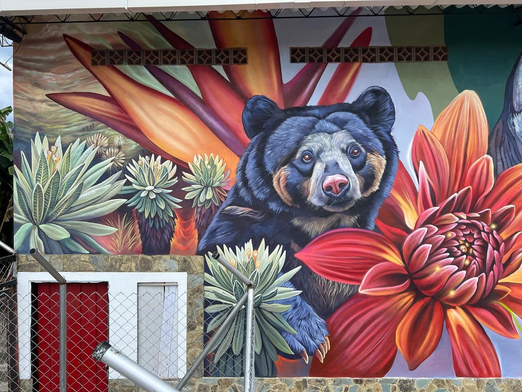 6 Animals and Flowers Bursting with Color in a New Jungle Mural in ...