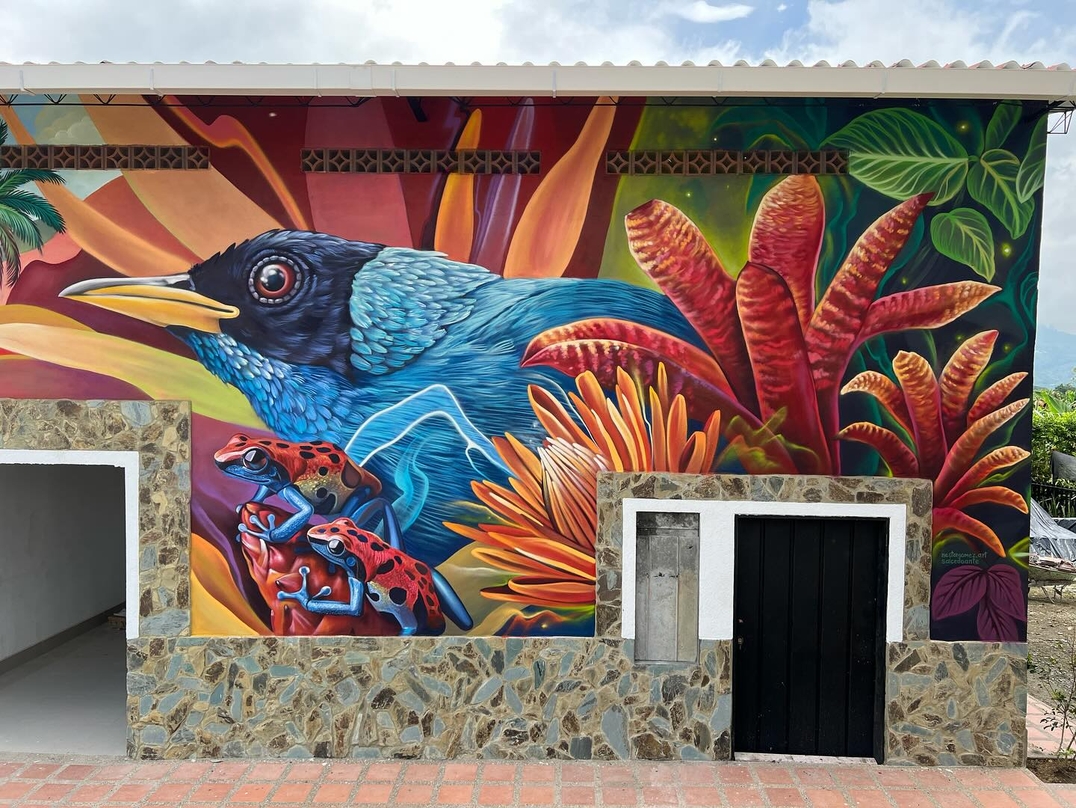 6 Animals and Flowers Bursting with Color in a New Jungle Mural in ...
