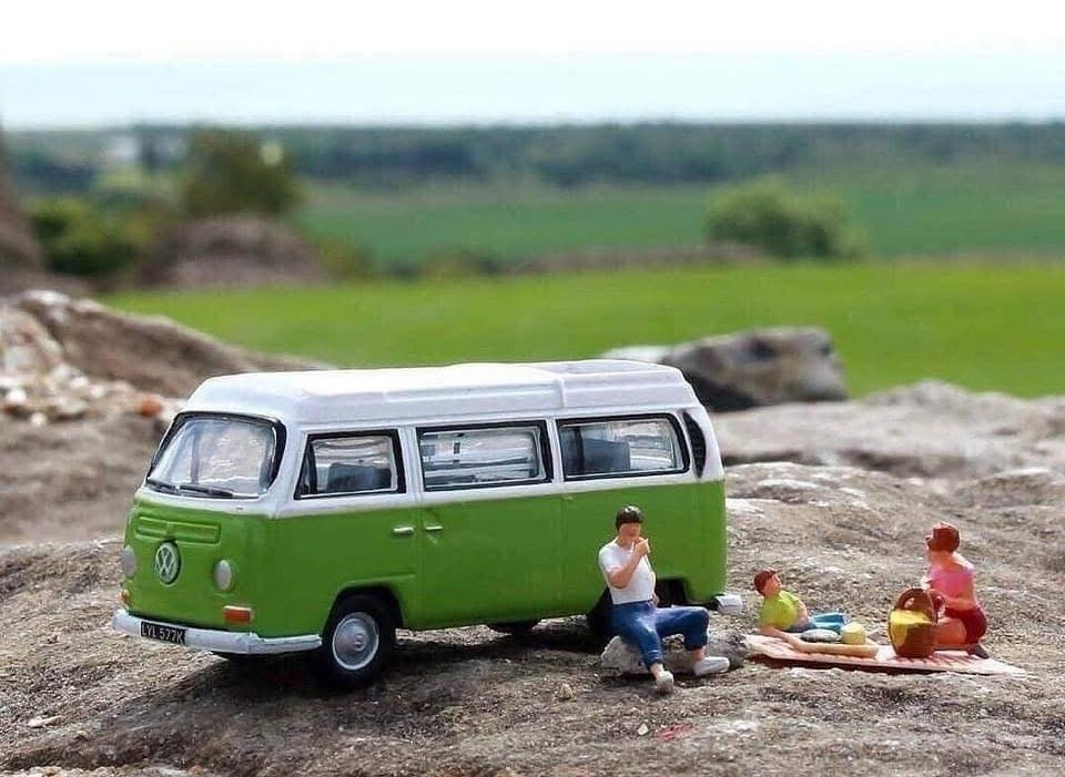 7 Tiny Street Dramas by Slinkachu - STREET ART UTOPIA