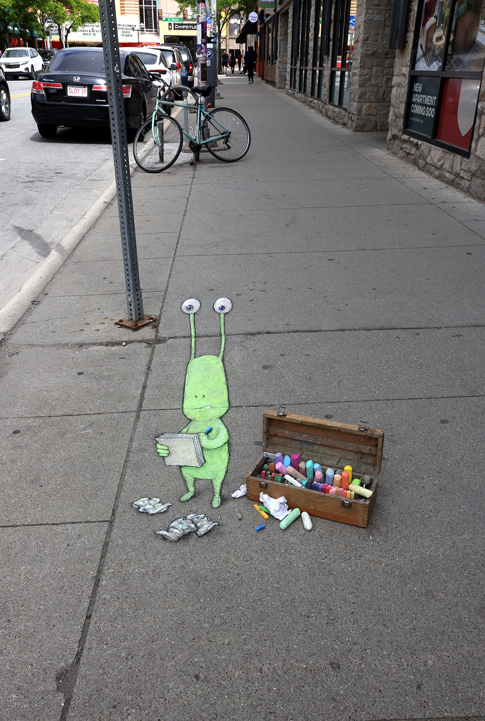 Made You Smile (12 Photos of Art by David Zinn) - STREET ART UTOPIA
